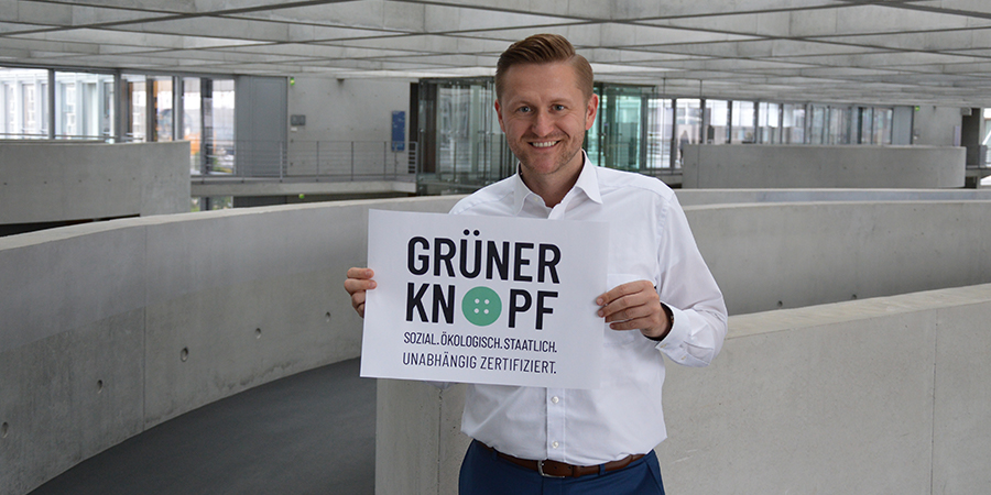 Nachhaltiger Erfolg: Ein Jahr „Grüner Knopf“